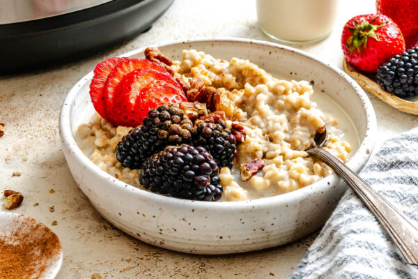 Instant Pot Steel Cut Oatmeal Recipe - Eating in an Instant